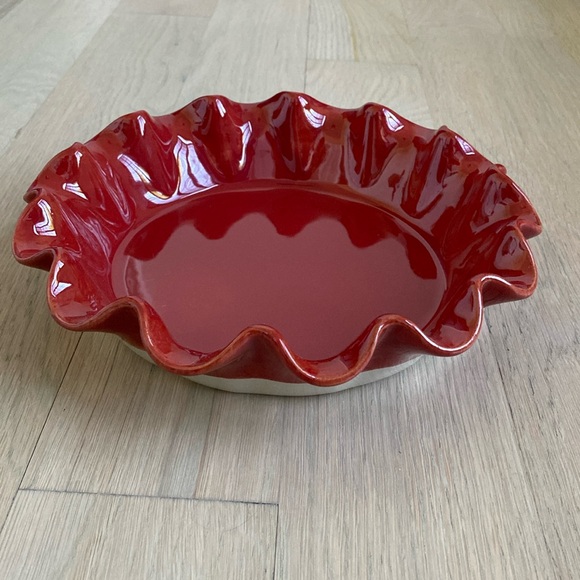 Emile Henry | Kitchen | Emile Henry Ruffled Pie Dish | Poshmark